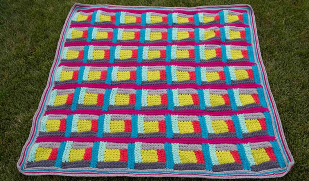 Chic Log Cabin Blanket Free Crochet Pattern - Your Crochet